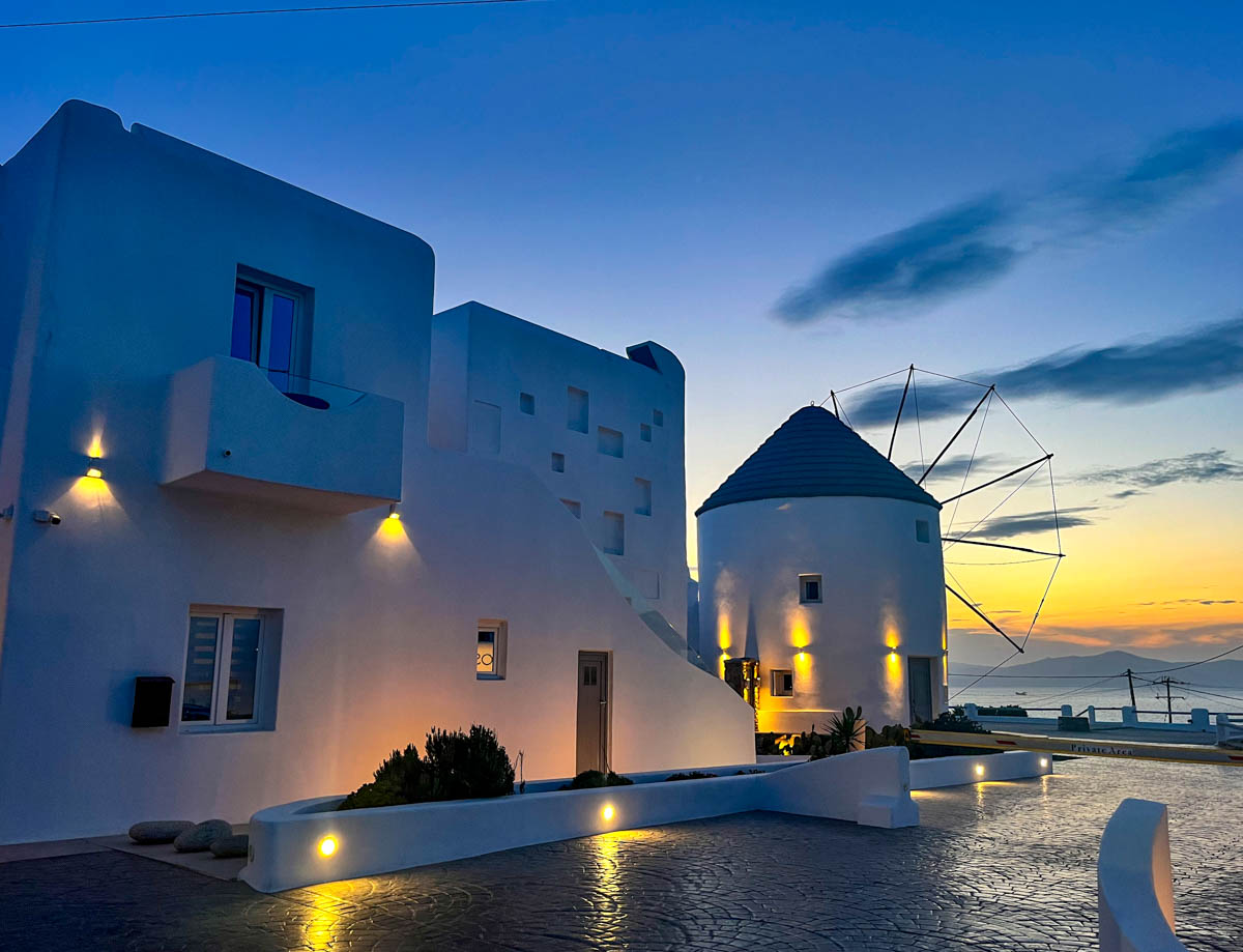Mykonos vs Santorini: Which Cycladic Greek Island is more suited for ...